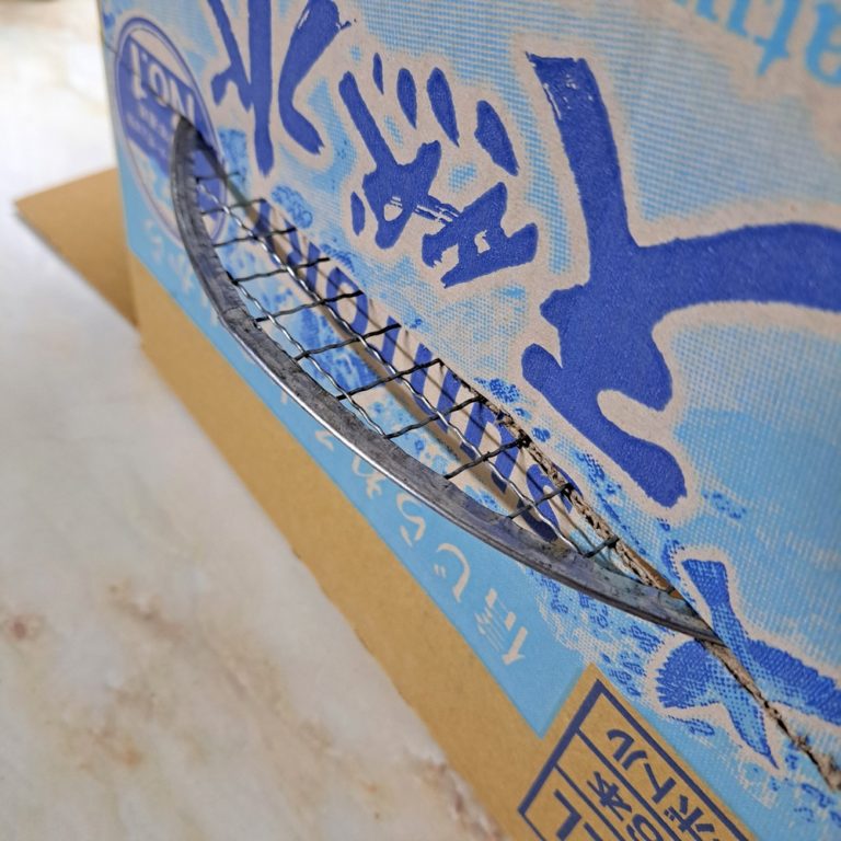 ダンボールで本格燻製!?知らなきゃ損するキャンプ裏ワザ | campnuts（キャンプナッツ）