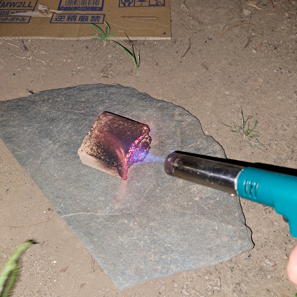 ダンボールで本格燻製!?知らなきゃ損するキャンプ裏ワザ | campnuts（キャンプナッツ）